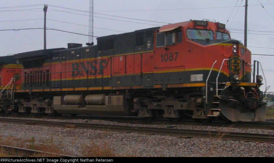 BNSF 1087